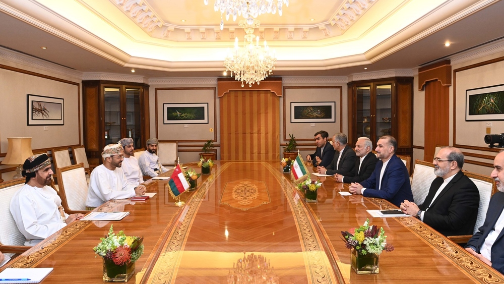 وزيرا خارجية سلطنة عُمان وإيران يستعرضان التعاون المشترك والتطورات ...